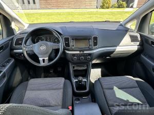 Grey Volkswagen Sharan 2014 in Riga, with an engine capacity of 2.00 L and mileage of 282 thousand km for 8299 €, photo 22 on AUTOMOTO.COM.LV