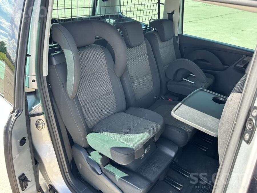 Grey Volkswagen Sharan 2014 in Riga, with an engine capacity of 2.00 L and mileage of 282 thousand km for 8299 €, photo 29 on AUTOMOTO.COM.LV