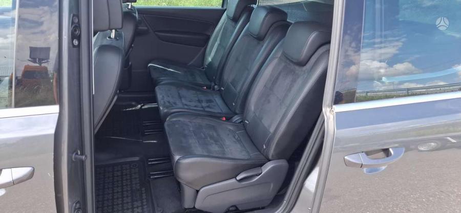 Grey Volkswagen Sharan 2014 in Marijampole, with an engine capacity of 1.97 L and mileage of 279 thousand km for 8700 €, photo 13 on AUTOMOTO.COM.LV