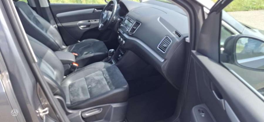 Grey Volkswagen Sharan 2014 in Marijampole, with an engine capacity of 1.97 L and mileage of 279 thousand km for 8700 €, photo 14 on AUTOMOTO.COM.LV