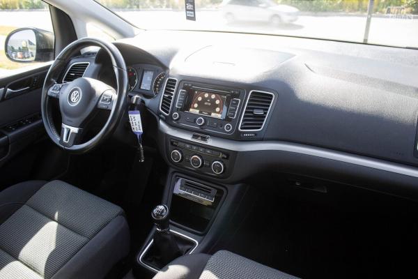 Pelēks Volkswagen Sharan 2014 Kauņa, ar dzinēja tilpumu 2.00 L un nobraukumu 251 tūkst. km par 8700 €, foto 10 vietnē AUTOMOTO.COM.LV