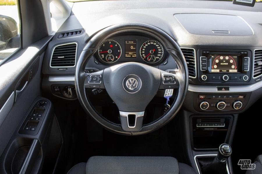 Pelēks Volkswagen Sharan 2014 Kauņa, ar dzinēja tilpumu 2.00 L un nobraukumu 251 tūkst. km par 8700 €, foto 11 vietnē AUTOMOTO.COM.LV
