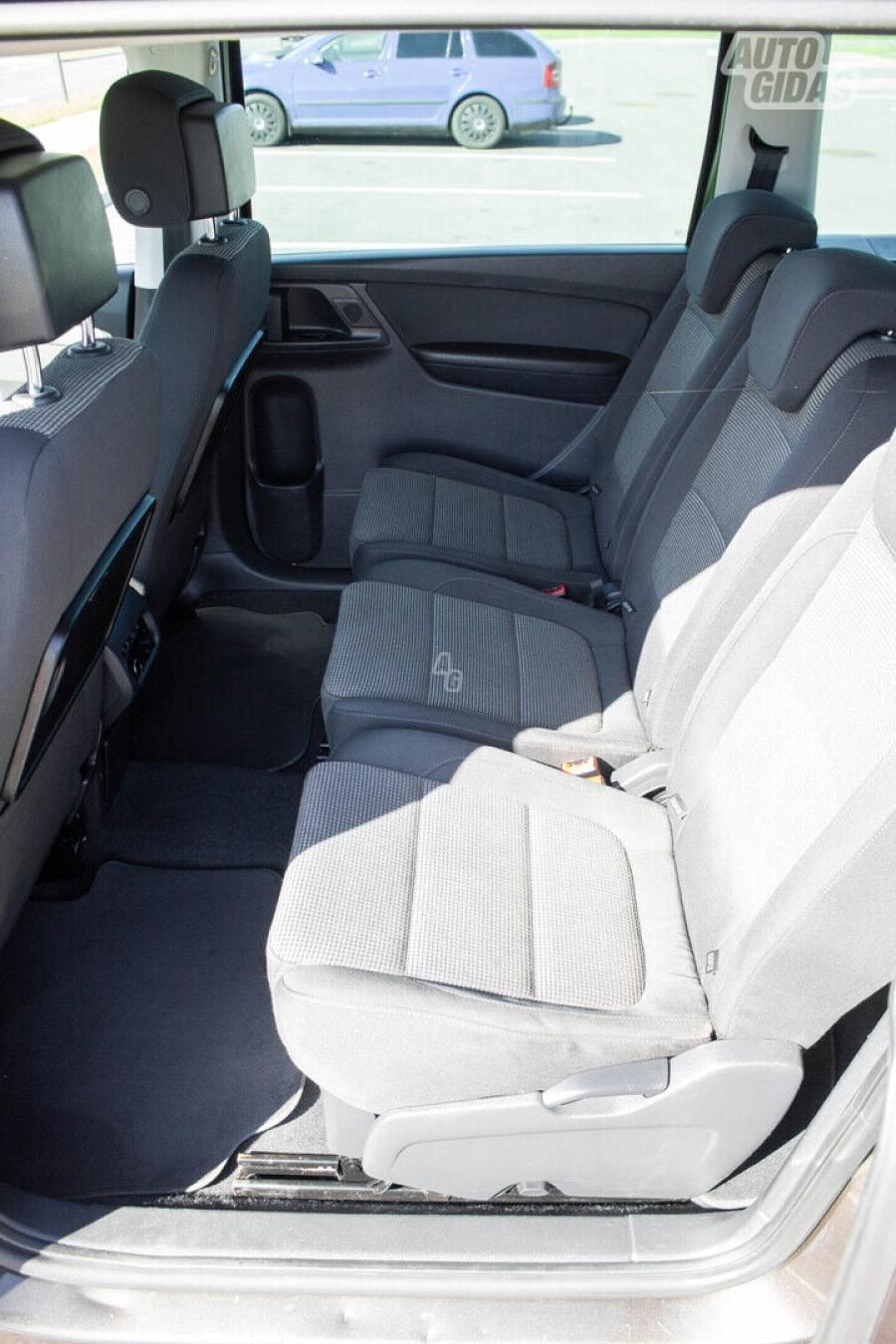 Pelēks Volkswagen Sharan 2014 Kauņa, ar dzinēja tilpumu 2.00 L un nobraukumu 251 tūkst. km par 8700 €, foto 13 vietnē AUTOMOTO.COM.LV