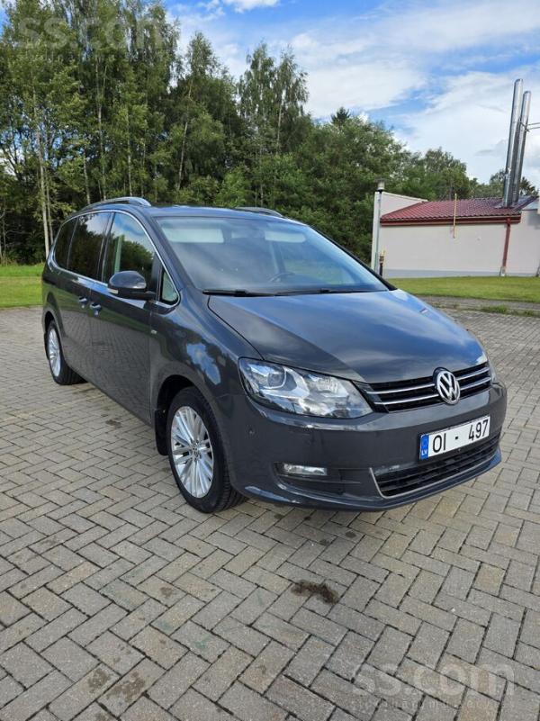 Grey Volkswagen Sharan 2014 in Cesis, with an engine capacity of 2.00 L and mileage of 353 thousand km for 8200 €, photo 4 on AUTOMOTO.COM.LV