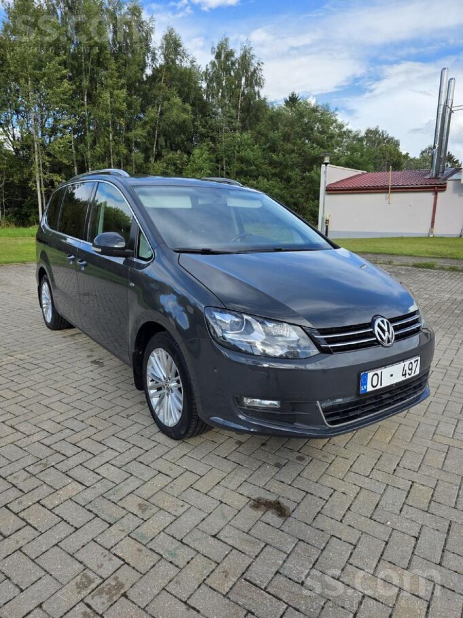 Grey Volkswagen Sharan 2014 in Cesis, with an engine capacity of 2.00 L and mileage of 353 thousand km for 8200 €, photo 4 on AUTOMOTO.COM.LV
