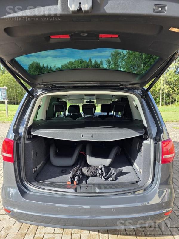 Grey Volkswagen Sharan 2014 in Cesis, with an engine capacity of 2.00 L and mileage of 353 thousand km for 8200 €, photo 8 on AUTOMOTO.COM.LV