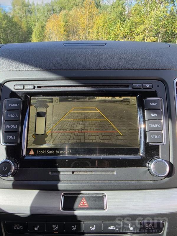 Grey Volkswagen Sharan 2014 in Cesis, with an engine capacity of 2.00 L and mileage of 353 thousand km for 8200 €, photo 9 on AUTOMOTO.COM.LV