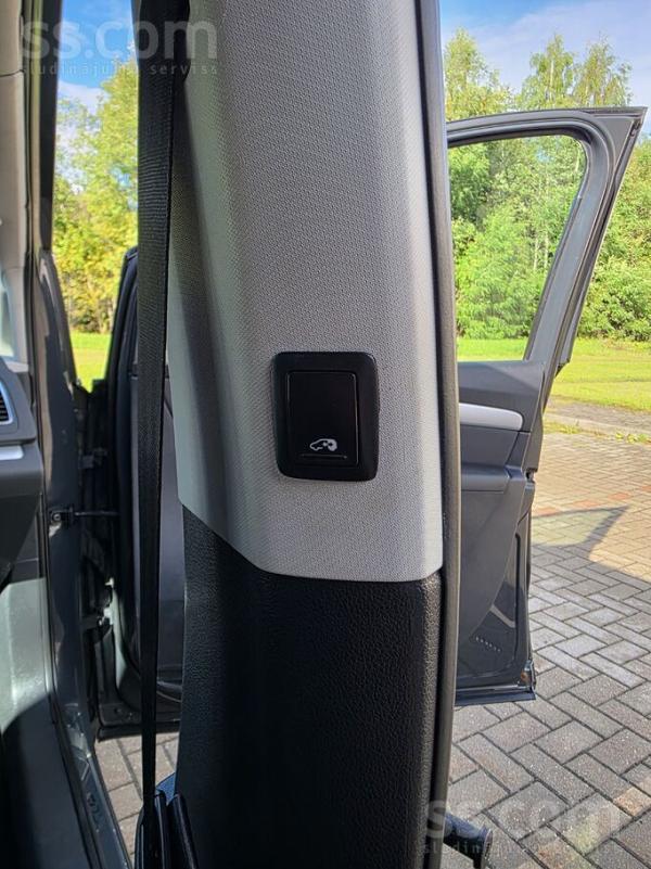 Grey Volkswagen Sharan 2014 in Cesis, with an engine capacity of 2.00 L and mileage of 353 thousand km for 8200 €, photo 11 on AUTOMOTO.COM.LV