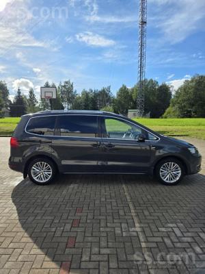 Grey Volkswagen Sharan 2014 in Cesis, with an engine capacity of 2.00 L and mileage of 353 thousand km for 8200 €, photo 14 on AUTOMOTO.COM.LV
