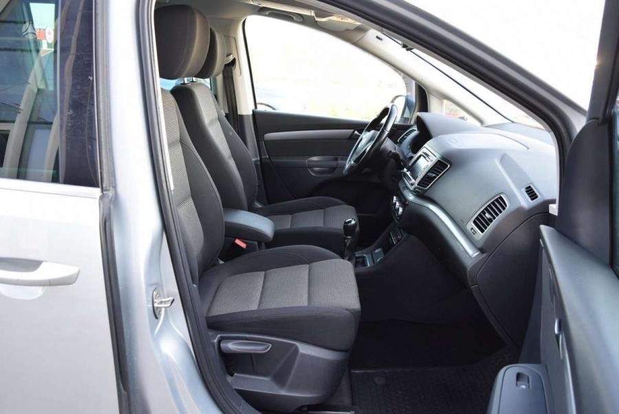 Grey Volkswagen Sharan 2014 in Vilnius, with an engine capacity of 1.97 L and mileage of 356 thousand km for 7000 €, photo 11 on AUTOMOTO.COM.LV