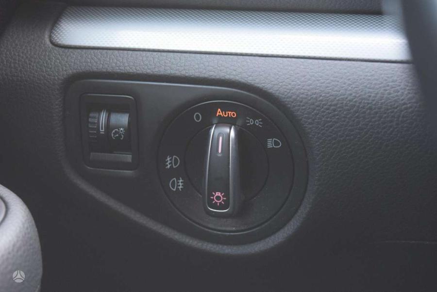 Grey Volkswagen Sharan 2014 in Vilnius, with an engine capacity of 1.97 L and mileage of 356 thousand km for 7000 €, photo 23 on AUTOMOTO.COM.LV
