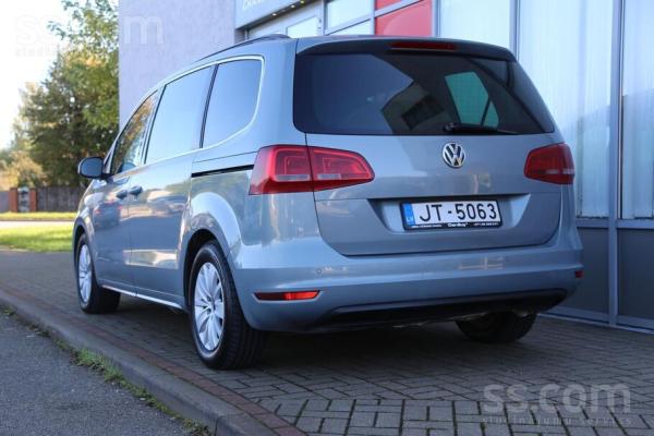 Volkswagen Sharan 2014 in Riga on AUTOMOTO.COM.LV Grey Volkswagen Sharan 2014 in Riga, with an engine capacity of 2.00 L and mileage of 0 thousand km for 5495 €, photo 6 on AUTOMOTO.COM.LV
