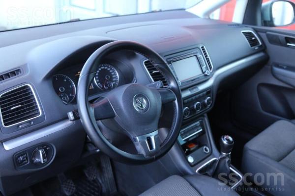 Volkswagen Sharan 2014 in Riga on AUTOMOTO.COM.LV Grey Volkswagen Sharan 2014 in Riga, with an engine capacity of 2.00 L and mileage of 0 thousand km for 5495 €, photo 8 on AUTOMOTO.COM.LV