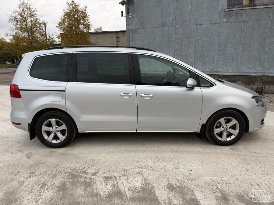 Grey Volkswagen Sharan 2014 in Kaunas, with an engine capacity of 2.00 L and mileage of 298 thousand km for 6800 €, photo 10 on AUTOMOTO.COM.LV