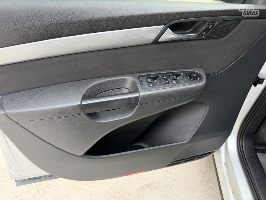 Grey Volkswagen Sharan 2014 in Kaunas, with an engine capacity of 2.00 L and mileage of 298 thousand km for 6800 €, photo 17 on AUTOMOTO.COM.LV