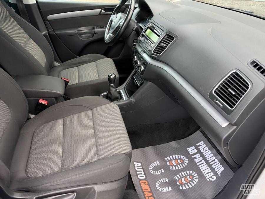 Grey Volkswagen Sharan 2014 in Kaunas, with an engine capacity of 2.00 L and mileage of 298 thousand km for 6800 €, photo 18 on AUTOMOTO.COM.LV