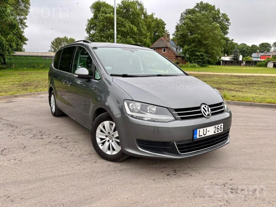Grey Volkswagen Sharan 2015 in Riga, with an engine capacity of 2.00 L and mileage of 219 thousand km for 12990 €, photo 2 on AUTOMOTO.COM.LV