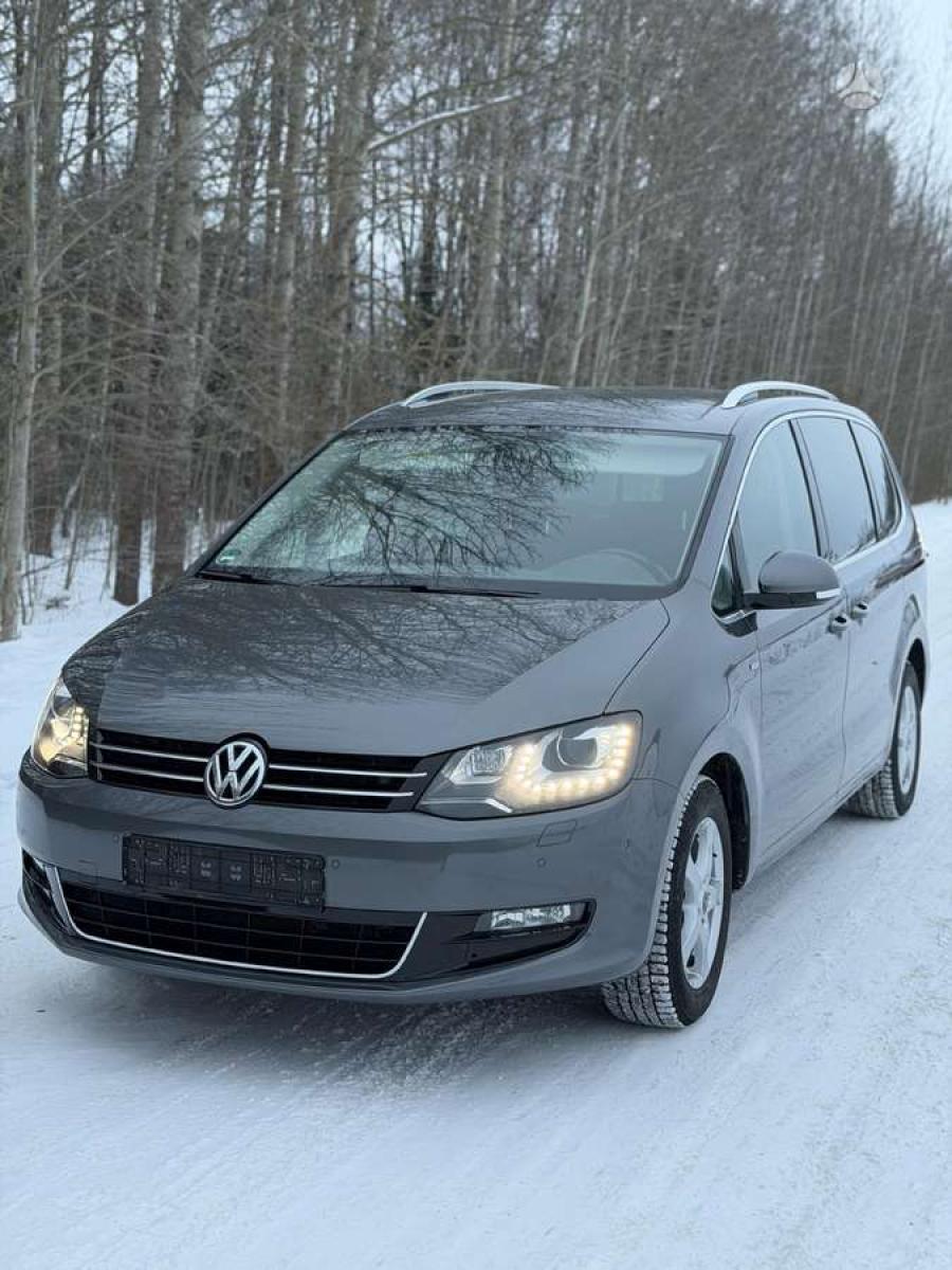 Серый Фольксваген Шаран 2015 в Утена, объемом двигателя 1.97 л и пробегом 268 тыс. км за 12950 €, фото 1 на AUTOMOTO.COM.LV