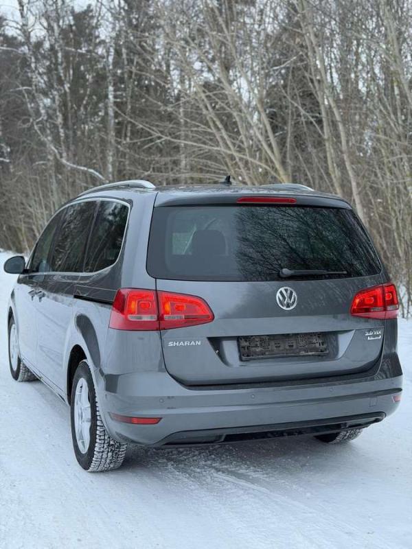 Pelēks Volkswagen Sharan 2015 Utena, ar dzinēja tilpumu 1.97 L un nobraukumu 268 tūkst. km par 12950 €, foto 5 vietnē AUTOMOTO.COM.LV
