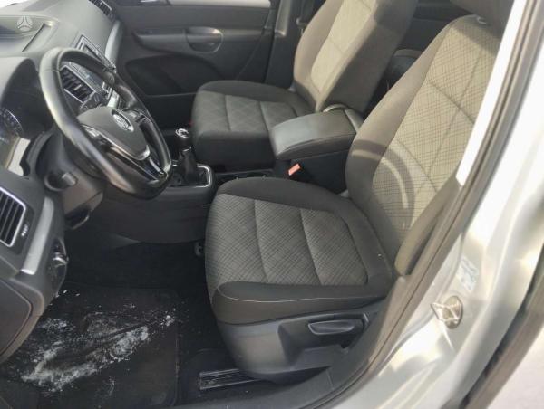 Pelēks Volkswagen Sharan 2015 Tauragė, ar dzinēja tilpumu 2.00 L un nobraukumu 270 tūkst. km par 7500 €, foto 11 vietnē AUTOMOTO.COM.LV