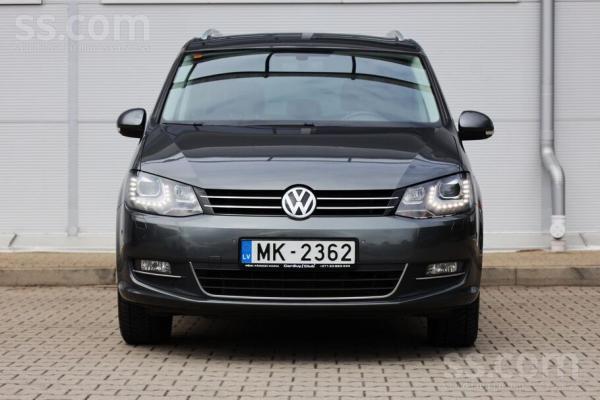 Grey Volkswagen Sharan 2015 in Riga, with an engine capacity of 2.00 L and mileage of 0 thousand km for 7995 €, photo 4 on AUTOMOTO.COM.LV