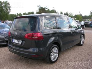 Grey Volkswagen Sharan 2015 in Riga, with an engine capacity of 2.00 L and mileage of 235 thousand km for 9650 €, photo 4 on AUTOMOTO.COM.LV