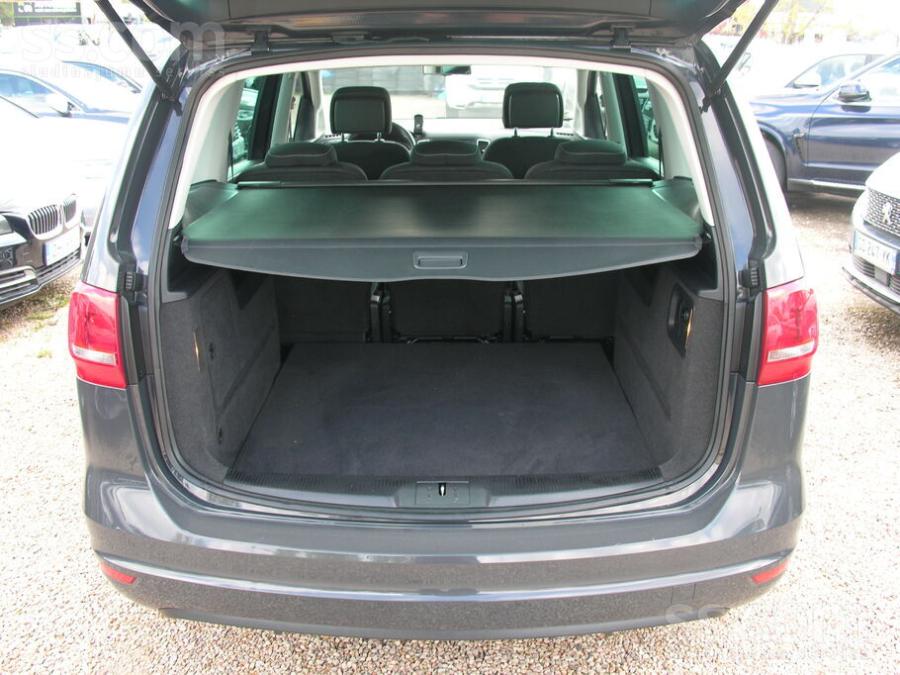 Grey Volkswagen Sharan 2015 in Riga, with an engine capacity of 2.00 L and mileage of 235 thousand km for 9650 €, photo 6 on AUTOMOTO.COM.LV