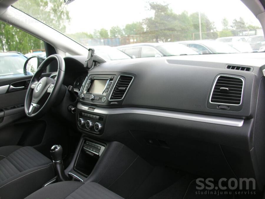 Grey Volkswagen Sharan 2015 in Riga, with an engine capacity of 2.00 L and mileage of 235 thousand km for 9650 €, photo 9 on AUTOMOTO.COM.LV