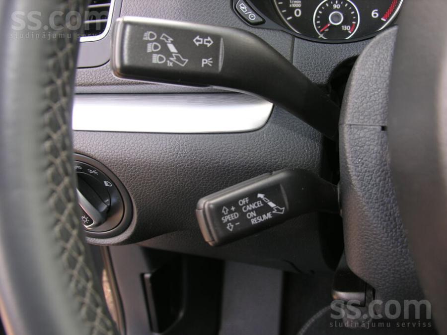 Grey Volkswagen Sharan 2015 in Riga, with an engine capacity of 2.00 L and mileage of 235 thousand km for 9650 €, photo 17 on AUTOMOTO.COM.LV
