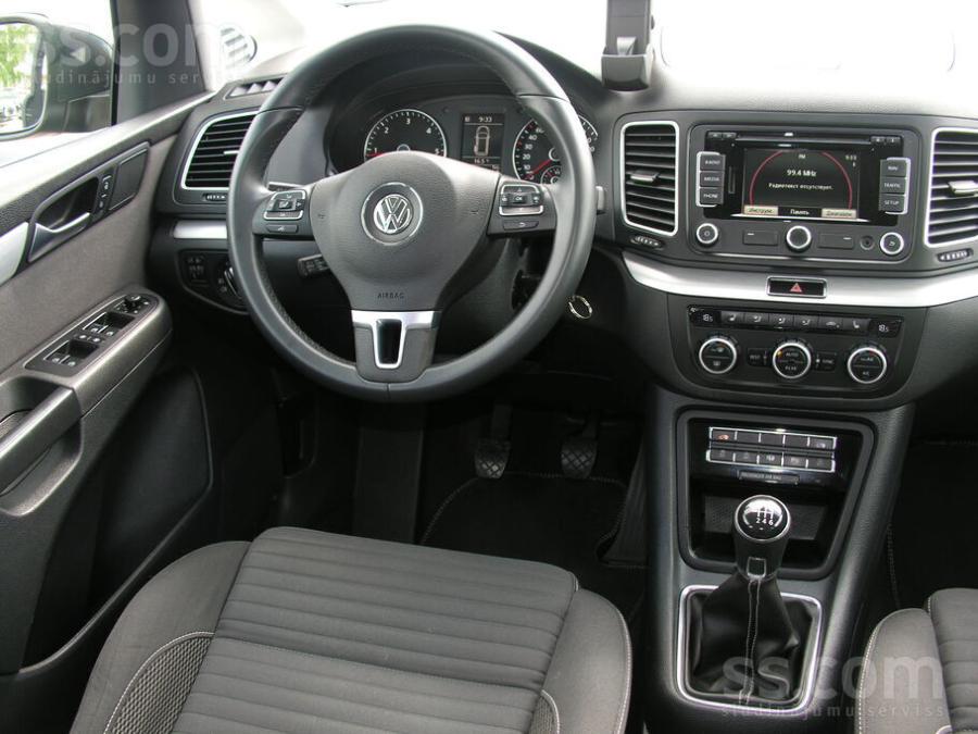 Grey Volkswagen Sharan 2015 in Riga, with an engine capacity of 2.00 L and mileage of 235 thousand km for 9650 €, photo 18 on AUTOMOTO.COM.LV