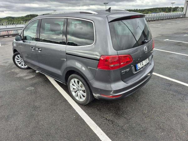 Pelēks Volkswagen Sharan 2015 Viļņa, ar dzinēja tilpumu 2.00 L un nobraukumu 236 tūkst. km par 12800 €, foto 4 vietnē AUTOMOTO.COM.LV