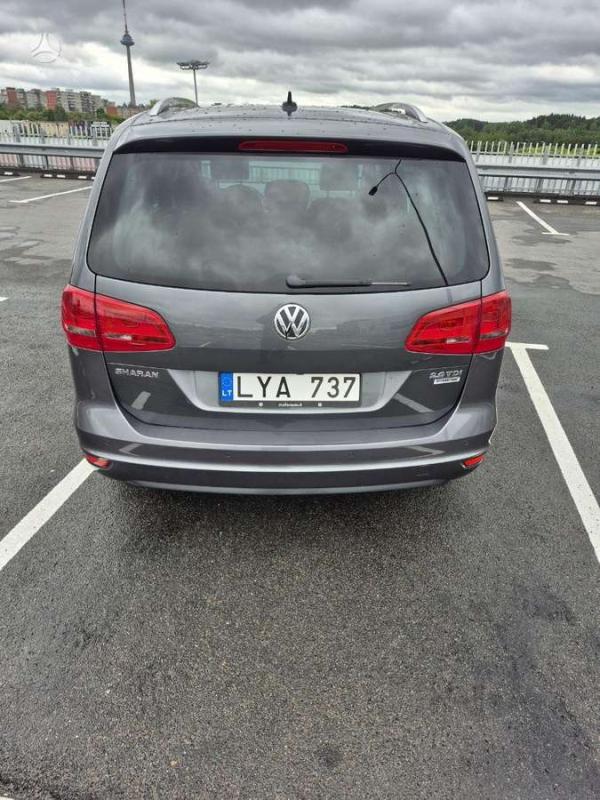 Pelēks Volkswagen Sharan 2015 Viļņa, ar dzinēja tilpumu 2.00 L un nobraukumu 236 tūkst. km par 12800 €, foto 5 vietnē AUTOMOTO.COM.LV