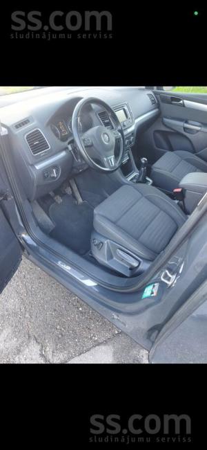 Pelēks Volkswagen Sharan 2015 Rīga, ar dzinēja tilpumu 2.00 L un nobraukumu 322 tūkst. km par 7250 €, foto 7 vietnē AUTOMOTO.COM.LV