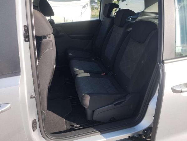 Grey Volkswagen Sharan 2015 in Taurage, with an engine capacity of 2.00 L and mileage of 270 thousand km for 6800 €, photo 9 on AUTOMOTO.COM.LV