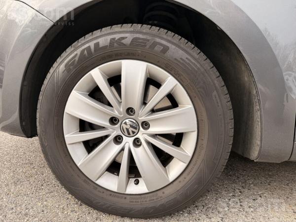 Grey Volkswagen Sharan 2015 in Jurmala, with an engine capacity of 2.00 L and mileage of 332 thousand km for 10000 €, photo 7 on AUTOMOTO.COM.LV