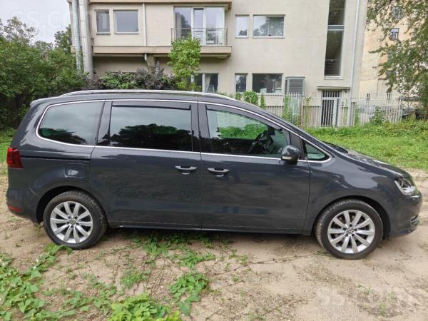 Grey Volkswagen Sharan 2015 in Riga, with an engine capacity of 2.00 L and mileage of 316 thousand km for 7300 €, photo 4 on AUTOMOTO.COM.LV