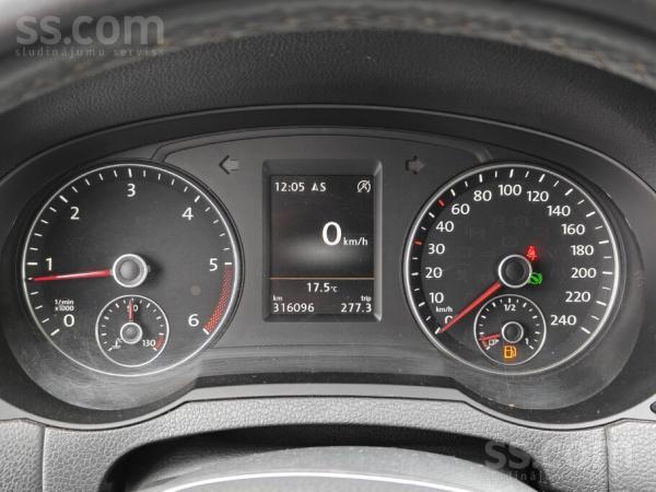 Grey Volkswagen Sharan 2015 in Riga, with an engine capacity of 2.00 L and mileage of 316 thousand km for 7300 €, photo 9 on AUTOMOTO.COM.LV