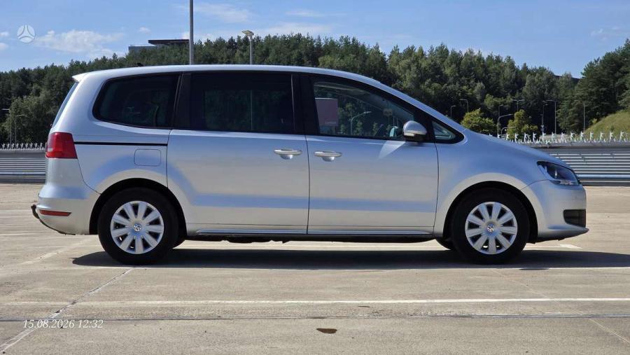 Pelēks Volkswagen Sharan 2015 Viļņa, ar dzinēja tilpumu 1.97 L un nobraukumu 256 tūkst. km par 7800 €, foto 5 vietnē AUTOMOTO.COM.LV
