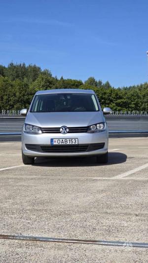 Pelēks Volkswagen Sharan 2015 Viļņa, ar dzinēja tilpumu 1.97 L un nobraukumu 256 tūkst. km par 7800 €, foto 6 vietnē AUTOMOTO.COM.LV