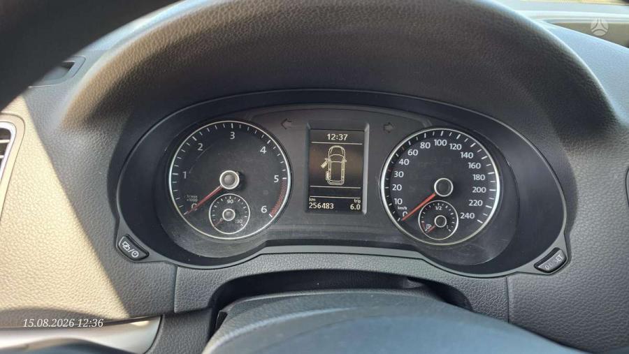 Pelēks Volkswagen Sharan 2015 Viļņa, ar dzinēja tilpumu 1.97 L un nobraukumu 256 tūkst. km par 7800 €, foto 20 vietnē AUTOMOTO.COM.LV