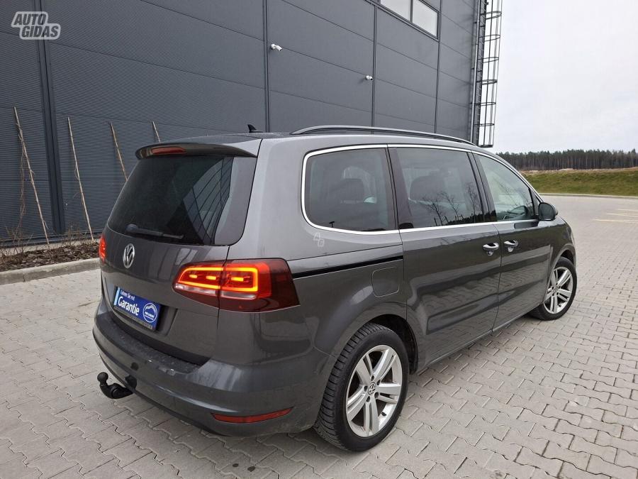 Pelēks Volkswagen Sharan 2016 Viļņa, ar dzinēja tilpumu 2.00 L un nobraukumu 261 tūkst. km par 9350 €, foto 1 vietnē AUTOMOTO.COM.LV