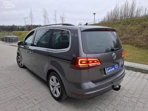 Pelēks Volkswagen Sharan 2016 Viļņa, ar dzinēja tilpumu 2.00 L un nobraukumu 261 tūkst. km par 9350 €, foto 3 vietnē AUTOMOTO.COM.LV