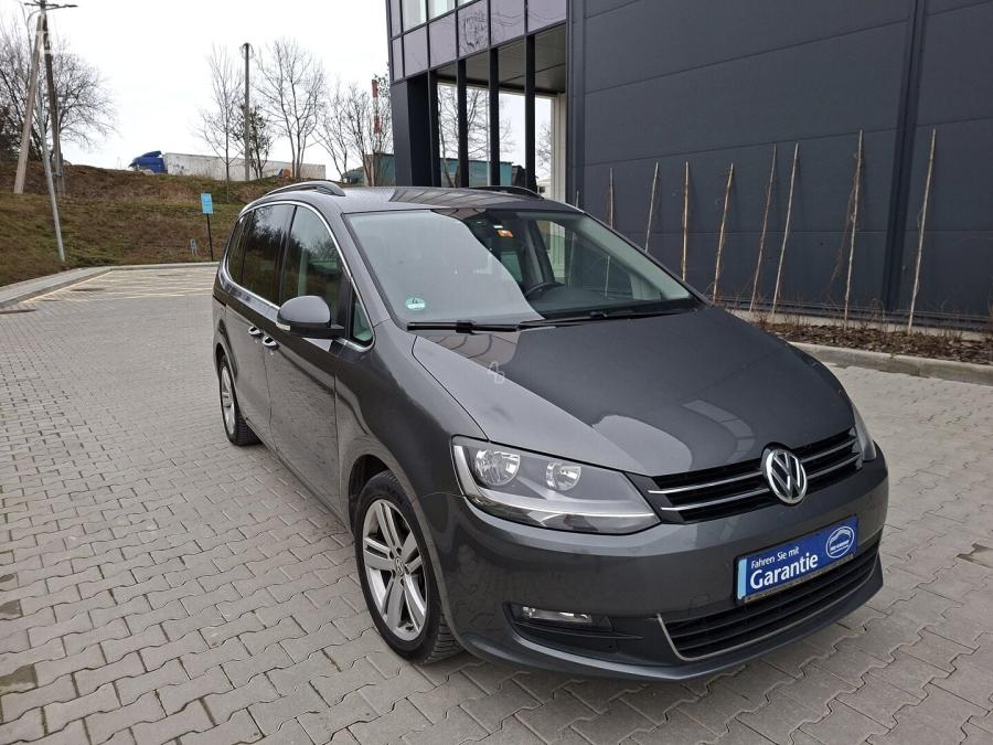 Pelēks Volkswagen Sharan 2016 Viļņa, ar dzinēja tilpumu 2.00 L un nobraukumu 261 tūkst. km par 9350 €, foto 4 vietnē AUTOMOTO.COM.LV