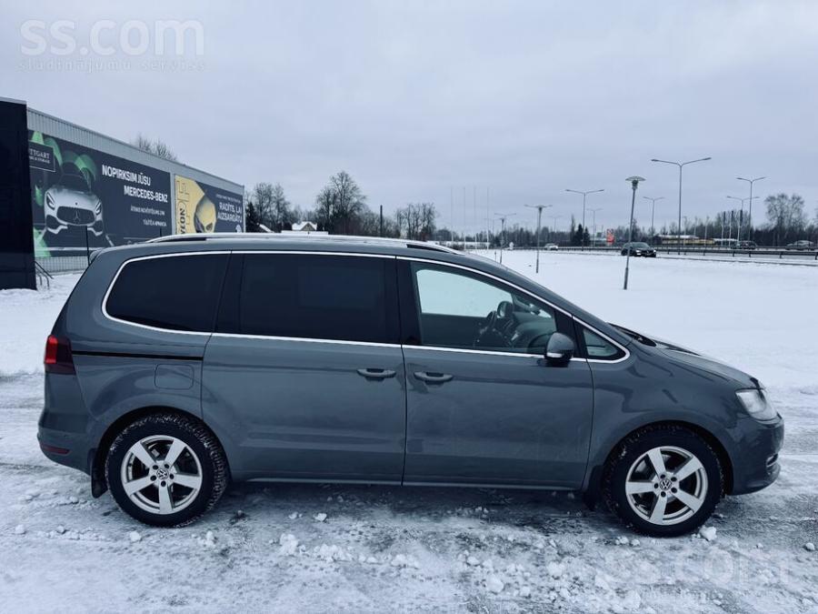 Grey Volkswagen Sharan 2016 in Riga, with an engine capacity of 2.00 L and mileage of 190 thousand km for 14250 €, photo 2 on AUTOMOTO.COM.LV