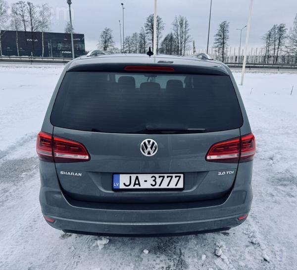 Grey Volkswagen Sharan 2016 in Riga, with an engine capacity of 2.00 L and mileage of 190 thousand km for 14250 €, photo 4 on AUTOMOTO.COM.LV