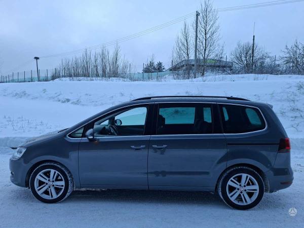 Grey Volkswagen Sharan 2016 in Vilnius, with an engine capacity of 1.97 L and mileage of 269 thousand km for 9650 €, photo 4 on AUTOMOTO.COM.LV