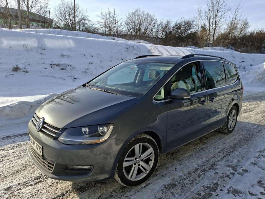 Pelēks Volkswagen Sharan 2016 Viļņa, ar dzinēja tilpumu 1.97 L un nobraukumu 269 tūkst. km par 9650 €, foto 4 vietnē AUTOMOTO.COM.LV