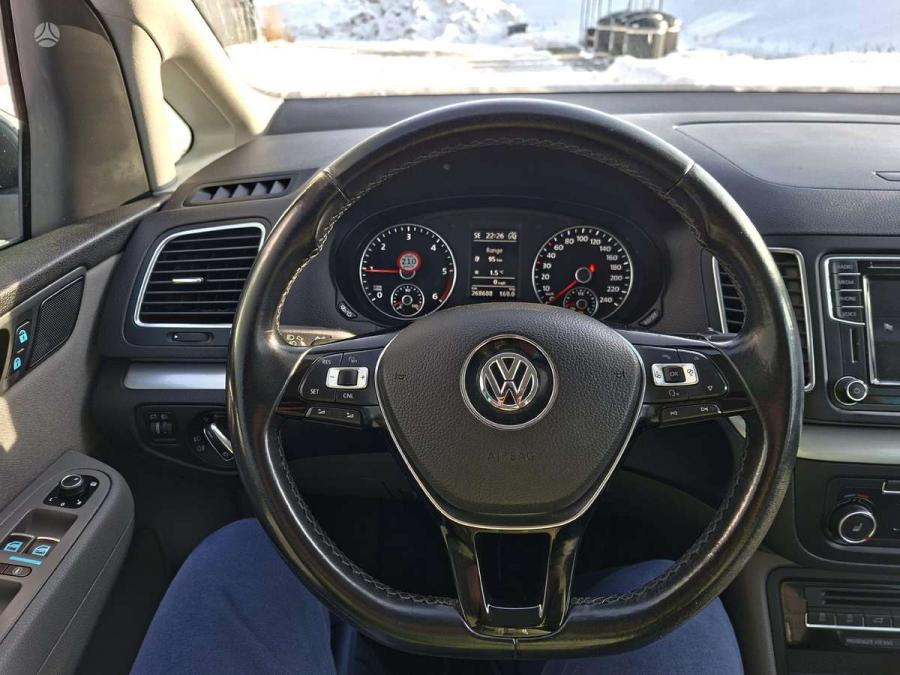 Pelēks Volkswagen Sharan 2016 Viļņa, ar dzinēja tilpumu 1.97 L un nobraukumu 269 tūkst. km par 9650 €, foto 23 vietnē AUTOMOTO.COM.LV
