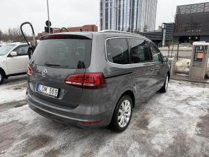 Grey Volkswagen Sharan 2016 in Vilnius, with an engine capacity of 1.97 L and mileage of 230 thousand km for 13500 €, photo 4 on AUTOMOTO.COM.LV