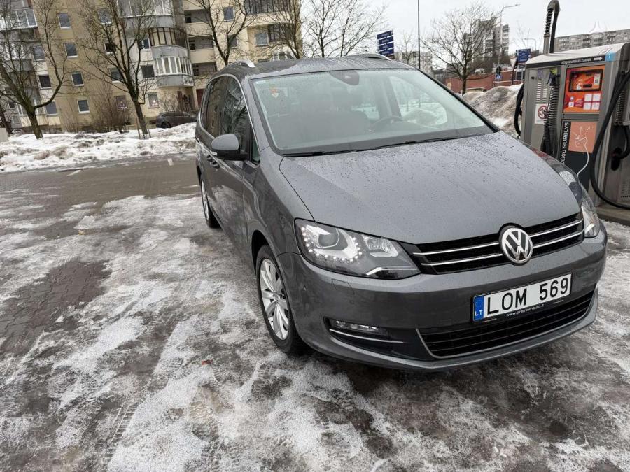 Grey Volkswagen Sharan 2016 in Vilnius, with an engine capacity of 1.97 L and mileage of 230 thousand km for 13500 €, photo 6 on AUTOMOTO.COM.LV